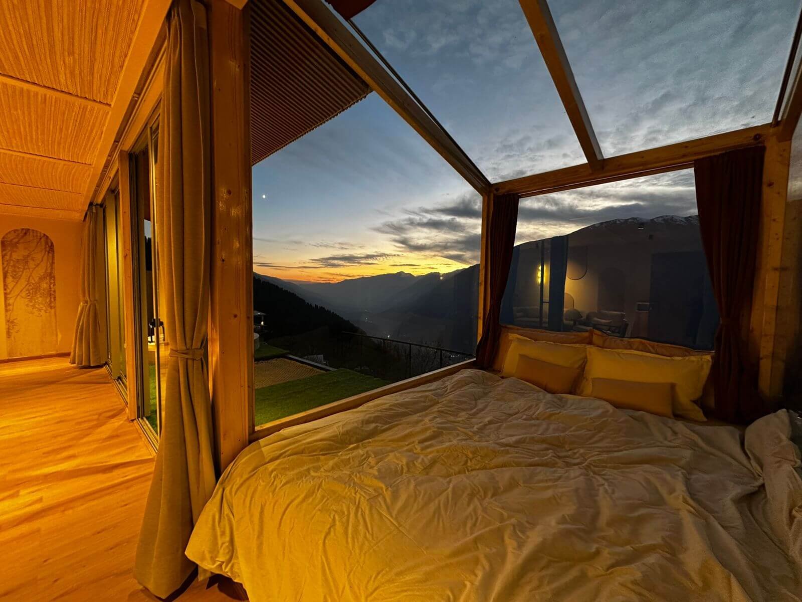 Glass House Room - with breakfast - Romantic, Honeymoon resort with ...